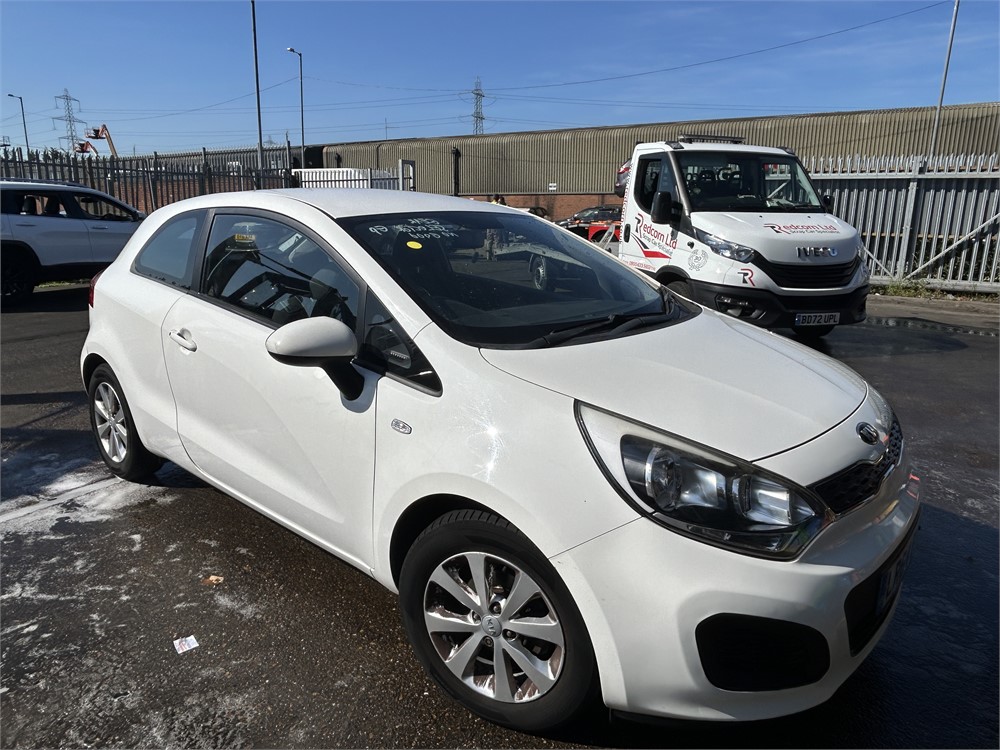 Redcorn Salvage Auctions - 2014 KIA RIO VR7 WHITE