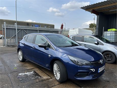 Redcorn Salvage Auctions - 2020 VAUXHALL ASTRA ELITE NAV TURBO BLUE