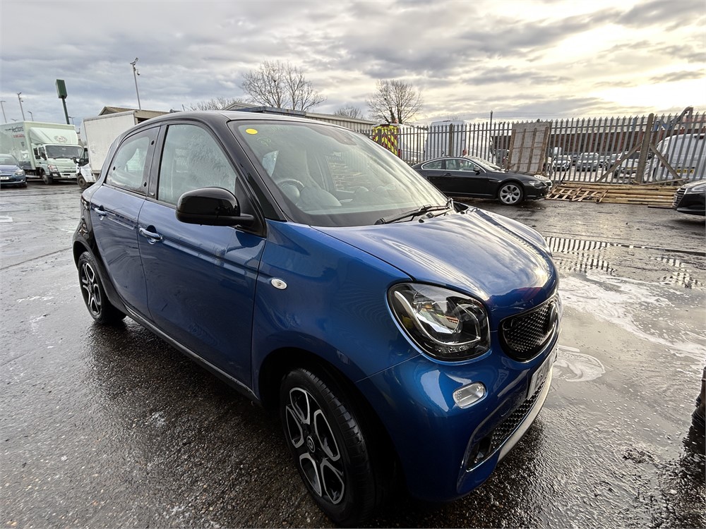 Redcorn Salvage Auctions - 2016 SMART FORFOUR PRIME PREMIUM S/S BLUE