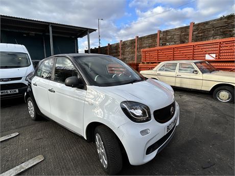 Redcorn Salvage Auctions - 2017 SMART FORFOUR PURE S/S BLACK