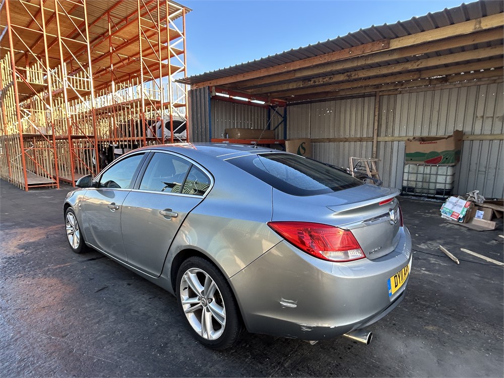 Redcorn Salvage Auctions - 2011 VAUXHALL INSIGNIA SRI VVT SILVER