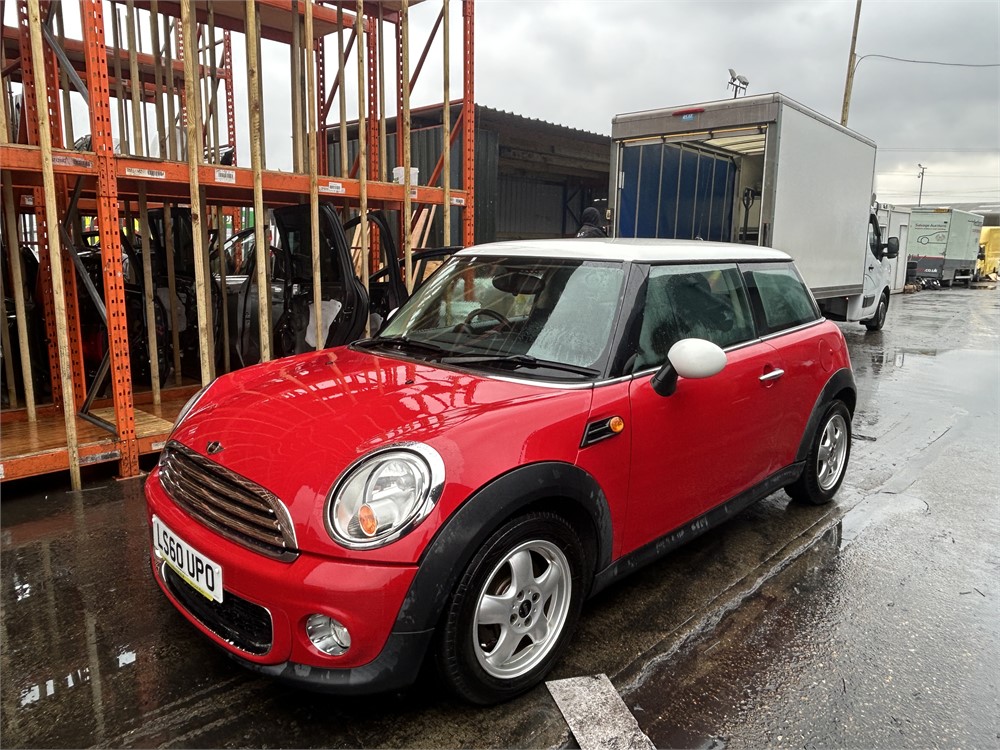 Redcorn Salvage Auctions - 2010 MINI COOPER AUTO RED