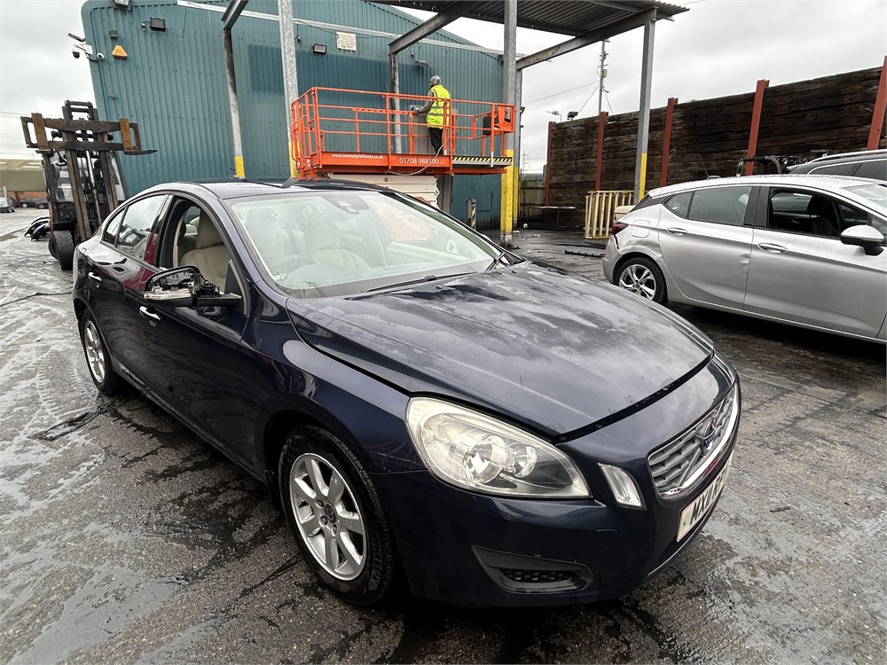 Redcorn Salvage Auctions - 2011 VOLVO S60 ES T3 150 S/S BLUE