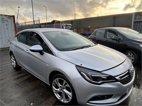 Redcorn Salvage Auctions - 2017 VAUXHALL ASTRA SRI CDTI 110 SILVER