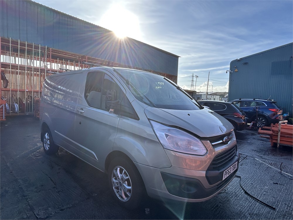 Redcorn Salvage Auctions - 2014 FORD TRANSIT CUSTOM 270 LTD E-TECH TDCI ...