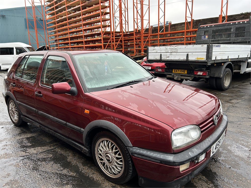 Redcorn Salvage Auctions - 1993 VOLKSWAGEN GOLF VR6 AUTO RED