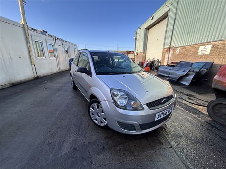 Redcorn Salvage Auctions - 2006 FORD FIESTA STYLE CLIMATE 1.25I SILVER
